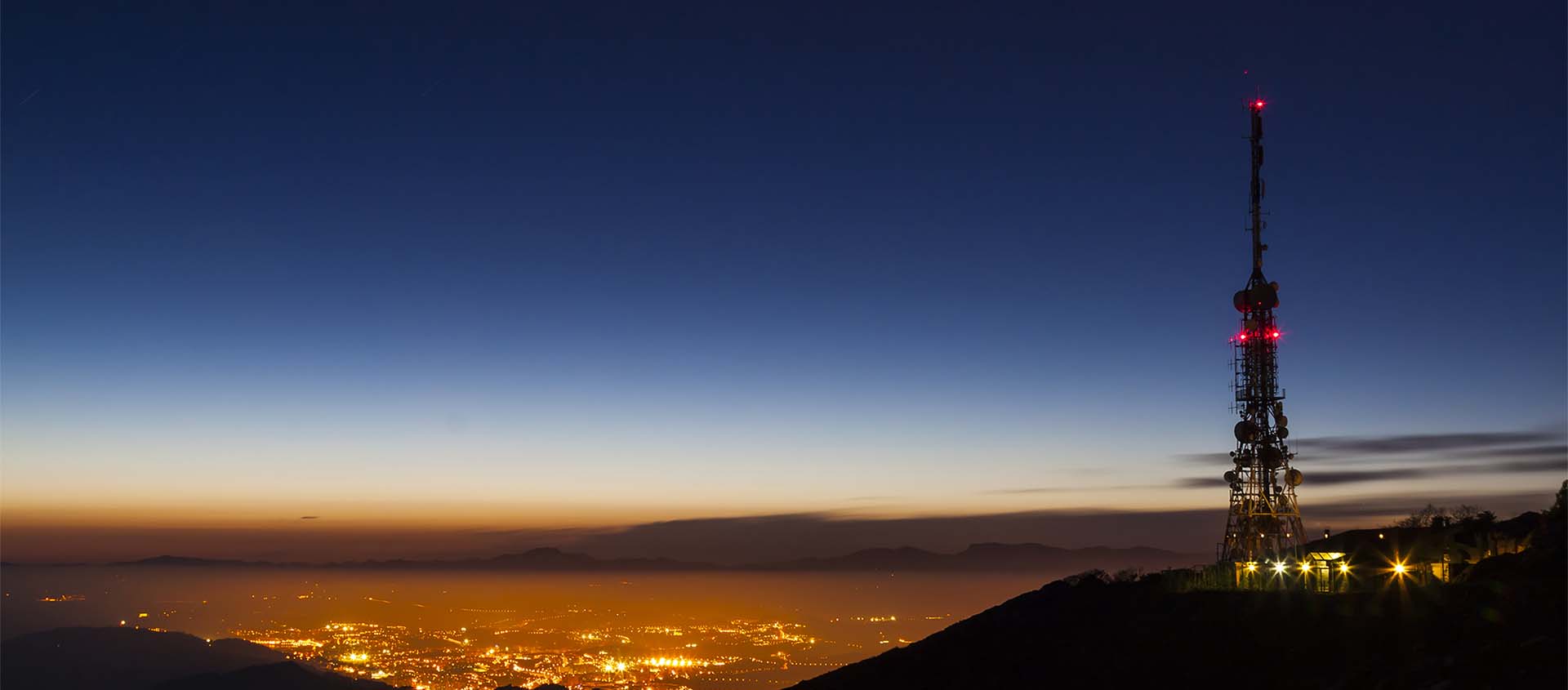 Flash Technology Aviation Obstruction Lights | Aircraft Tower Lights